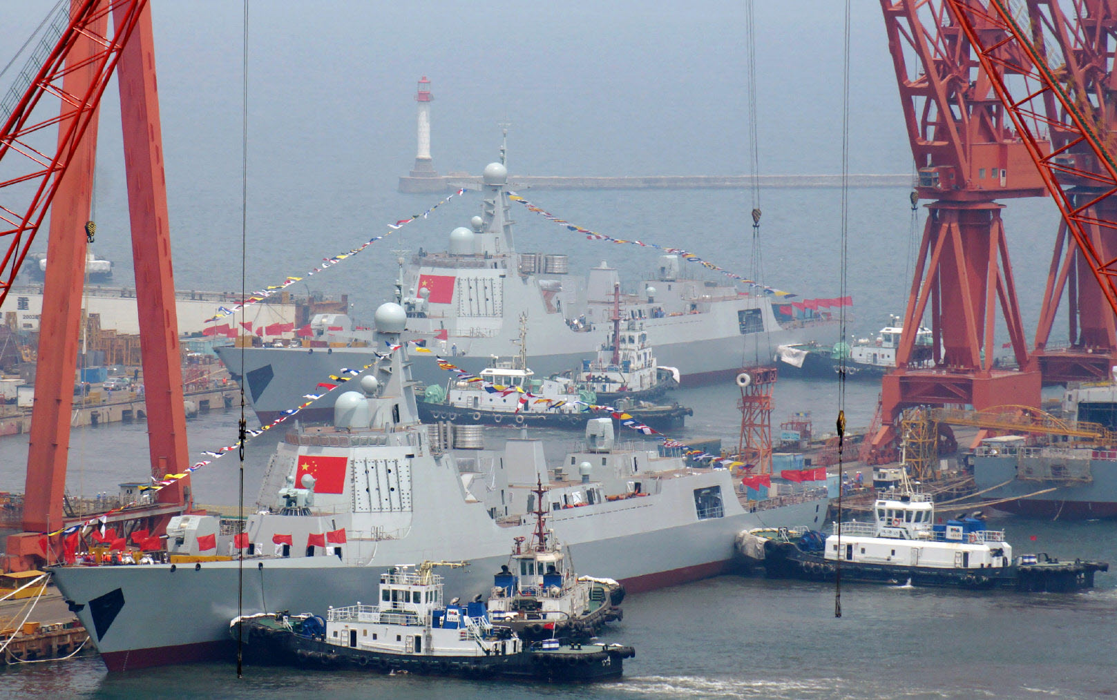 La construction des destroyers Type 052D continue | East Pendulum